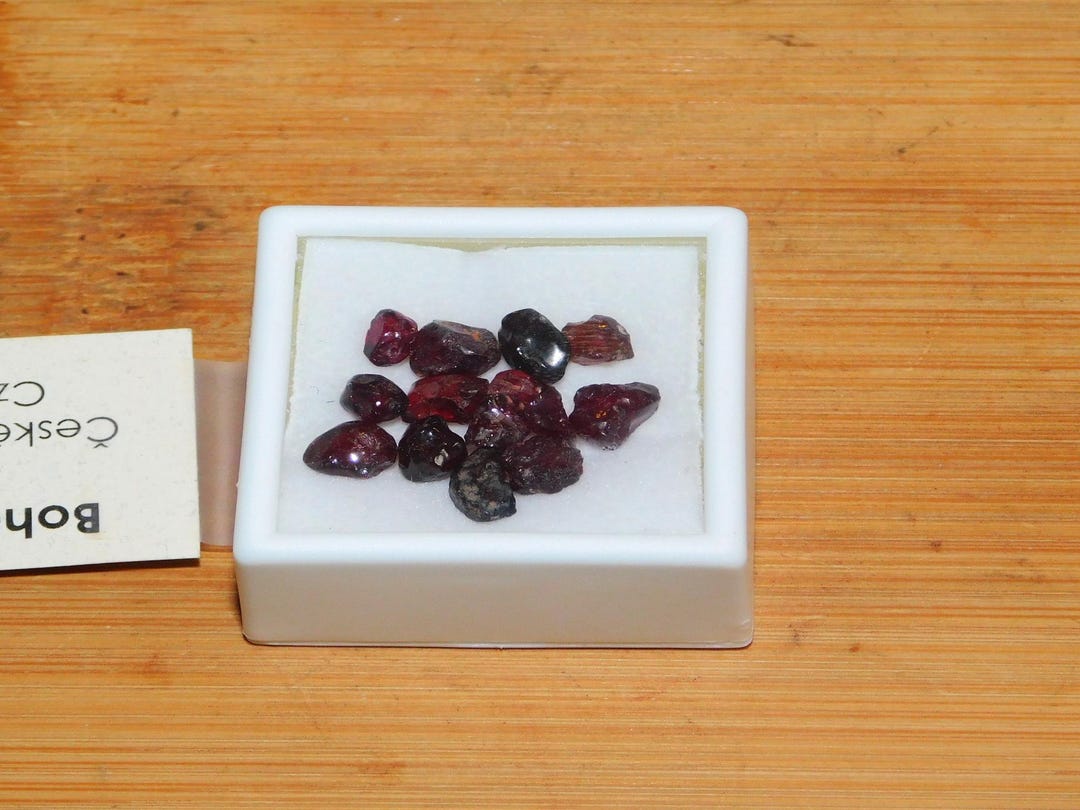 Bohemian Pyrope Garnet Crystals - Etsy