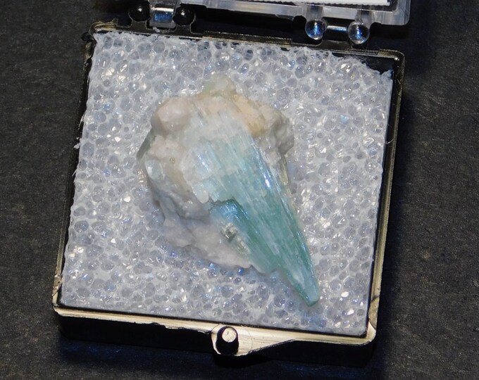 Elbaite Crystals Thumbnail Mineral Specimen - Etsy