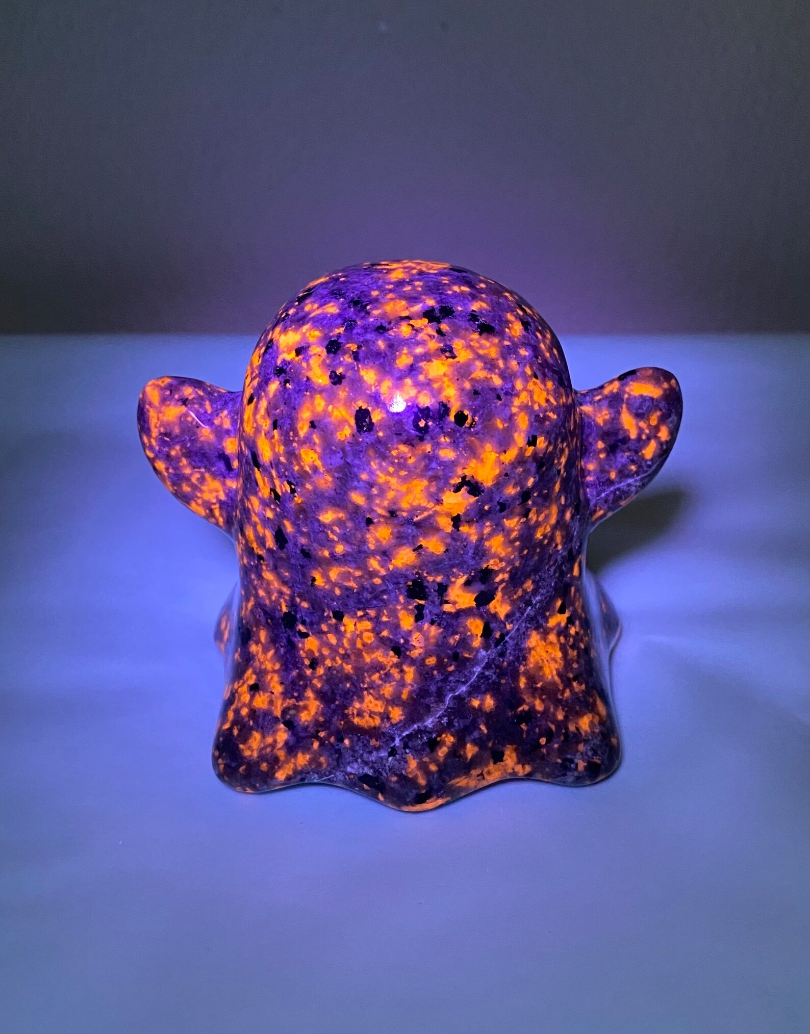 Yooperlite Ghost Carving - UV Reactive - Etsy