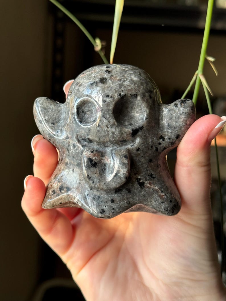 Yooperlite Ghost Carving - UV Reactive - Etsy