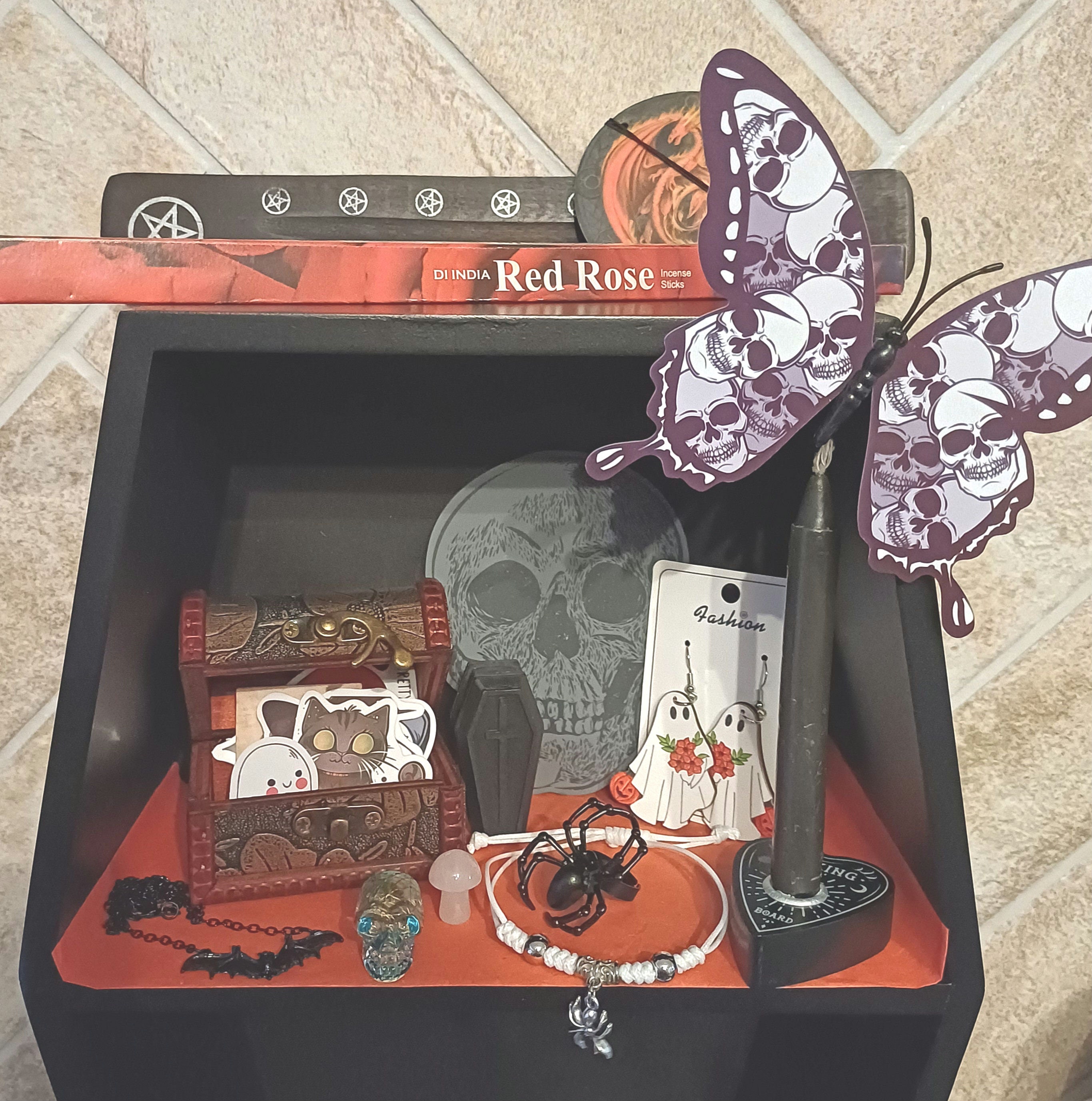 Gothic Horror 24 Day Advent Calendar: Alternative Mystery Gift Box ...