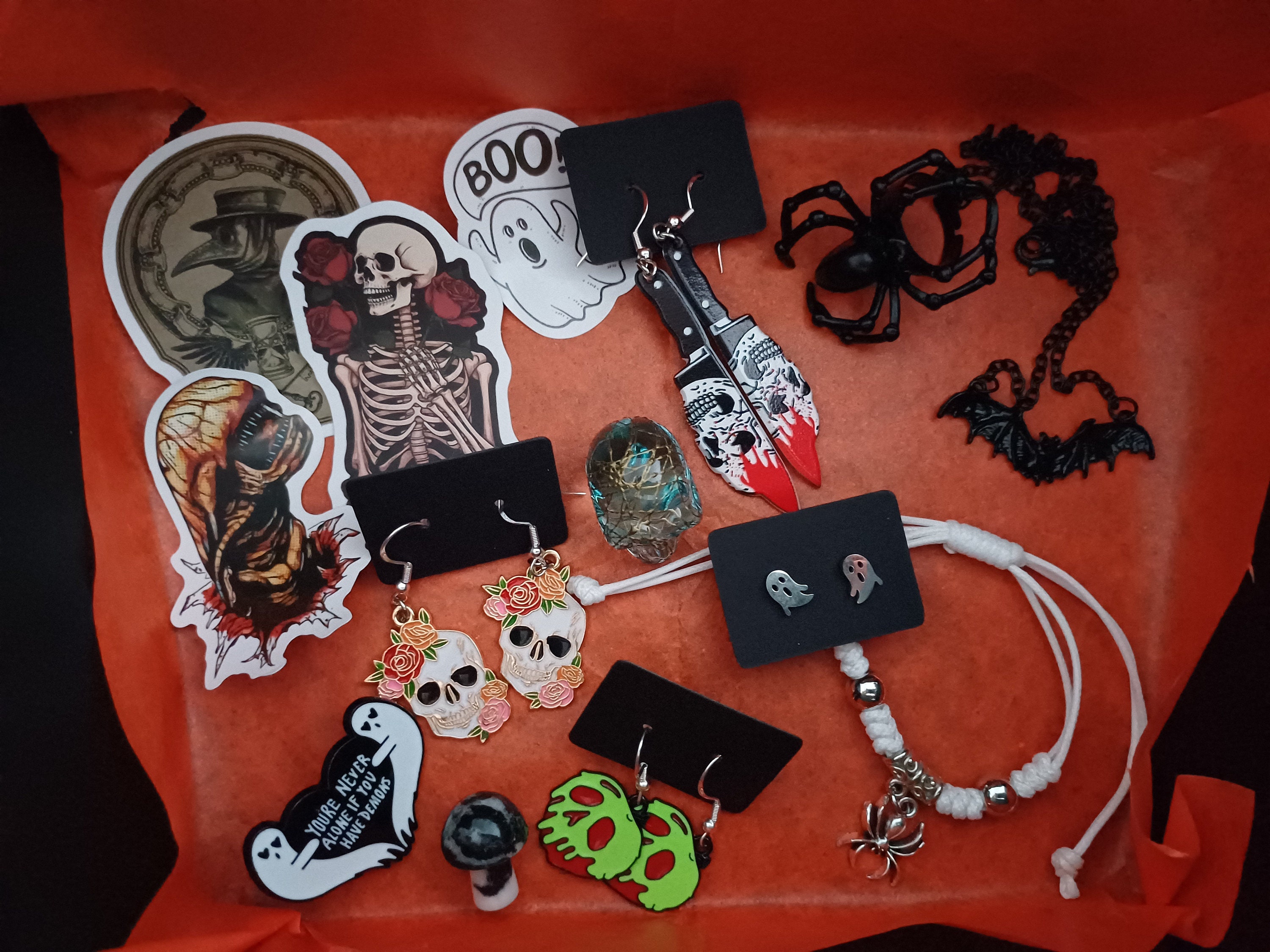 Gothic Horror 24 Day Advent Calendar: Alternative Mystery Gift Box ...