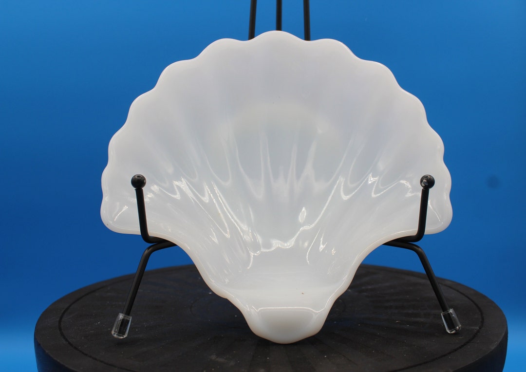 Vintage Anchor Hocking Milk Glass Shell Dish – Beach Decor - Etsy