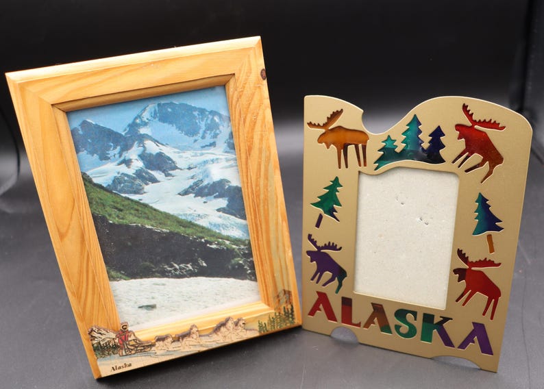 Alaskan Themed Assortment of 12 Pieces Includes Cap, Coasters, Picture ...