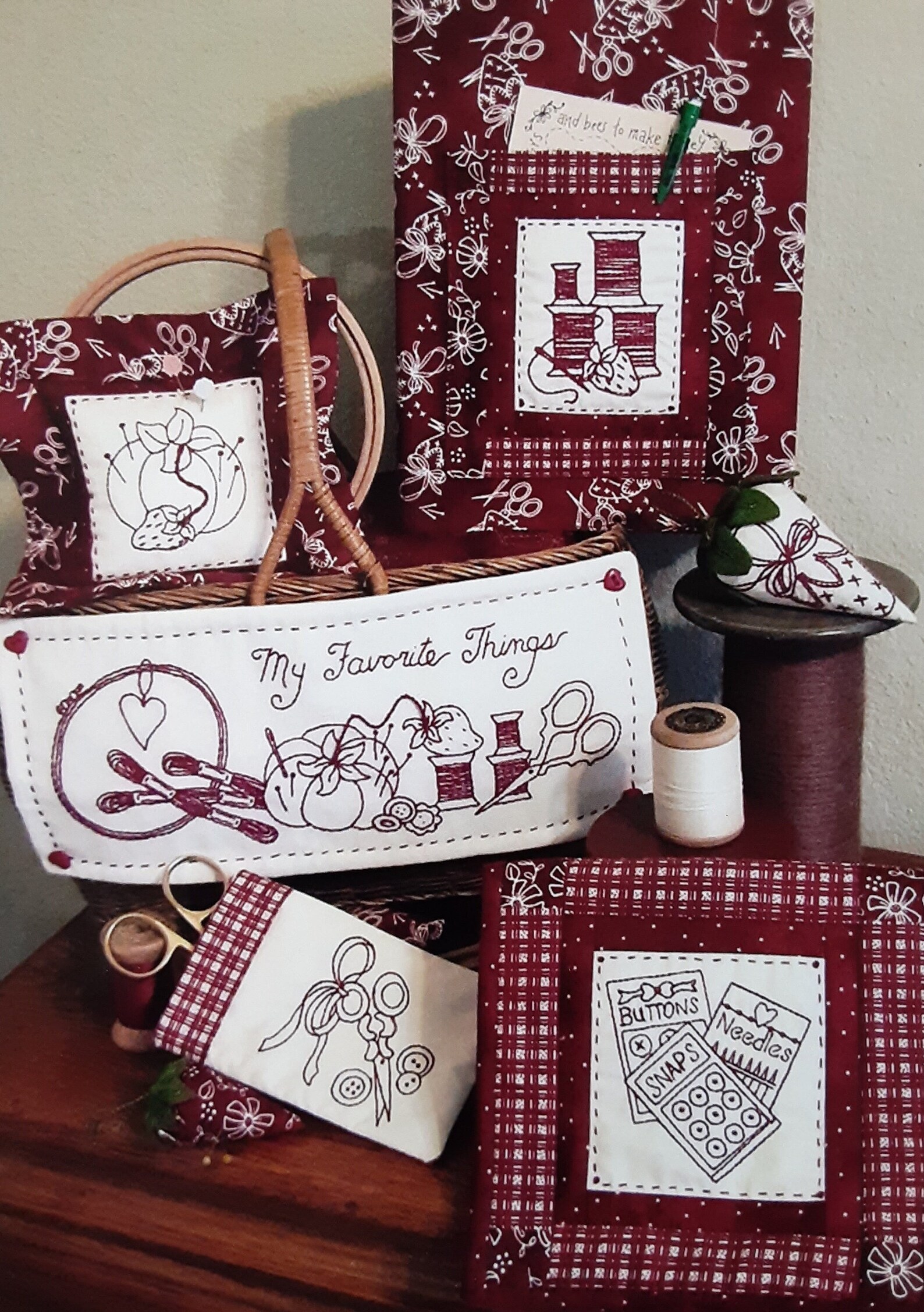 Pattern My Favorite Things Pattern, Banner/ Pillow,/needle Fold ...