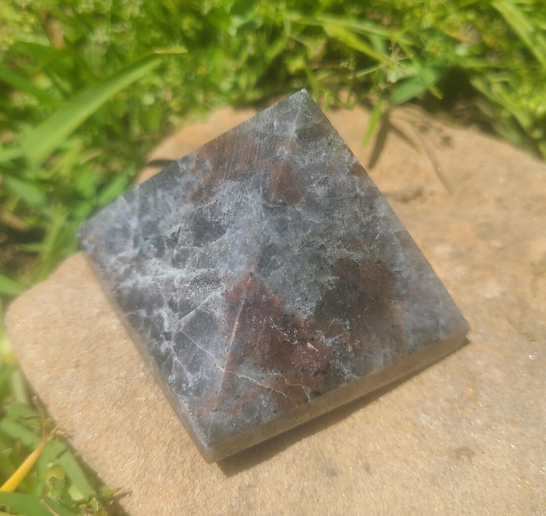 Yooperlite Pyramid - Etsy