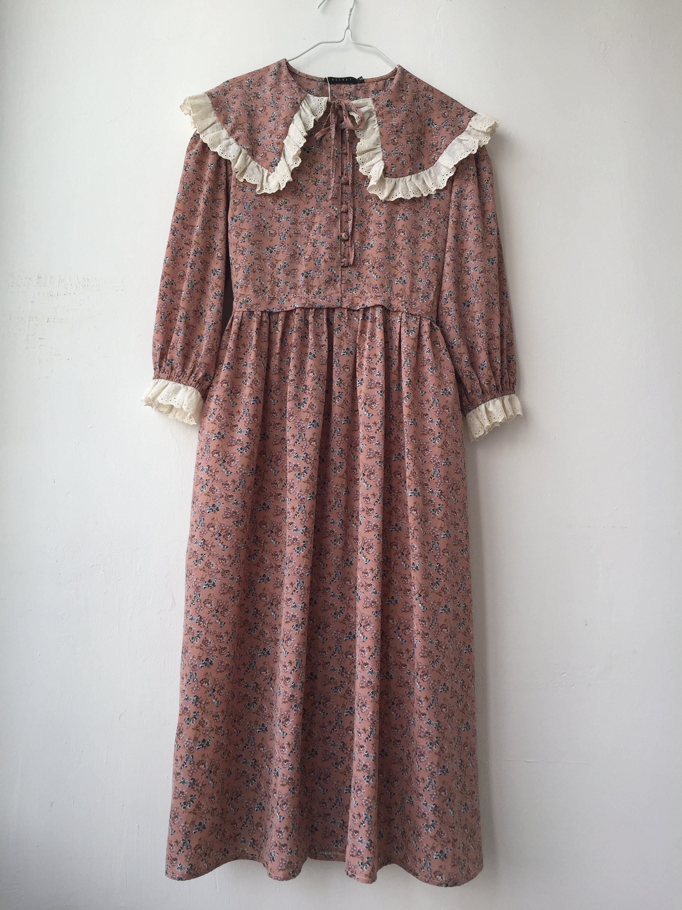 Victorian Dress, Cottage Core Dress, Button up Till Waist. Lace on the ...