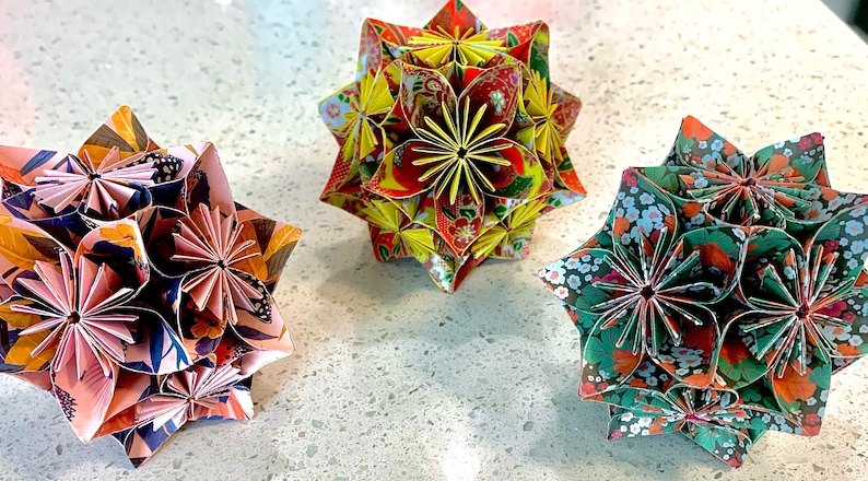 Custom Origami Flower Ball / Kusudama Ball - Etsy