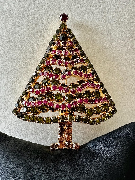 Vintage Hobe Green Rhinestone Christmas Tree Brooch w… - Gem