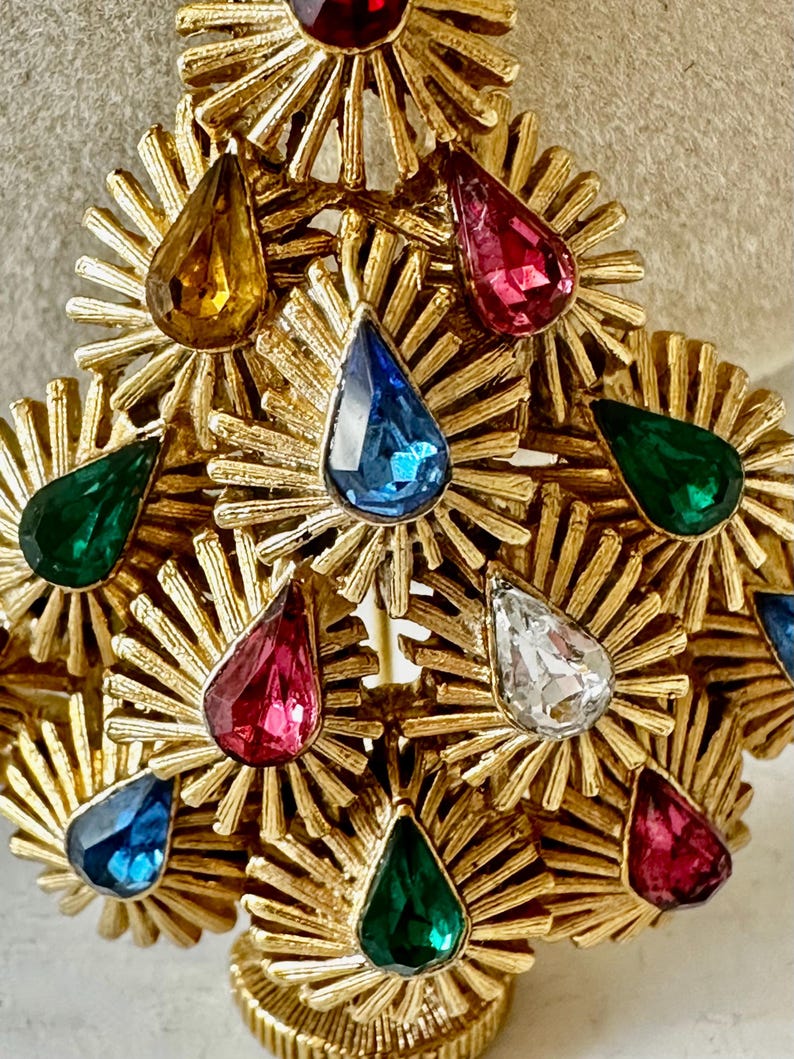 Vintage Lisner Gold Tone and Teardrop Rhinestone Christmas Tree Brooch ...