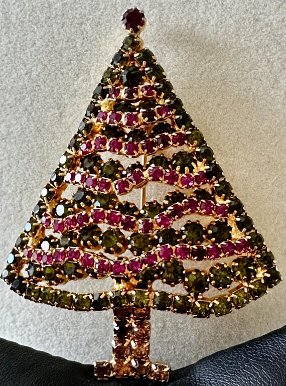Vintage Hobe Green Rhinestone Christmas Tree Brooch w… - Gem