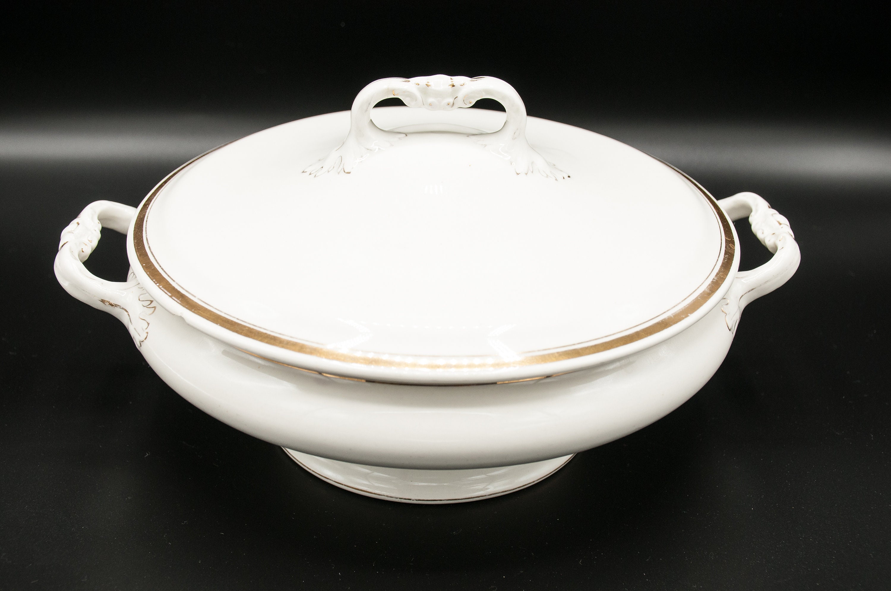 Antique John Maddock & Sons Ltd Royal Vitreous England Covered Oval ...
