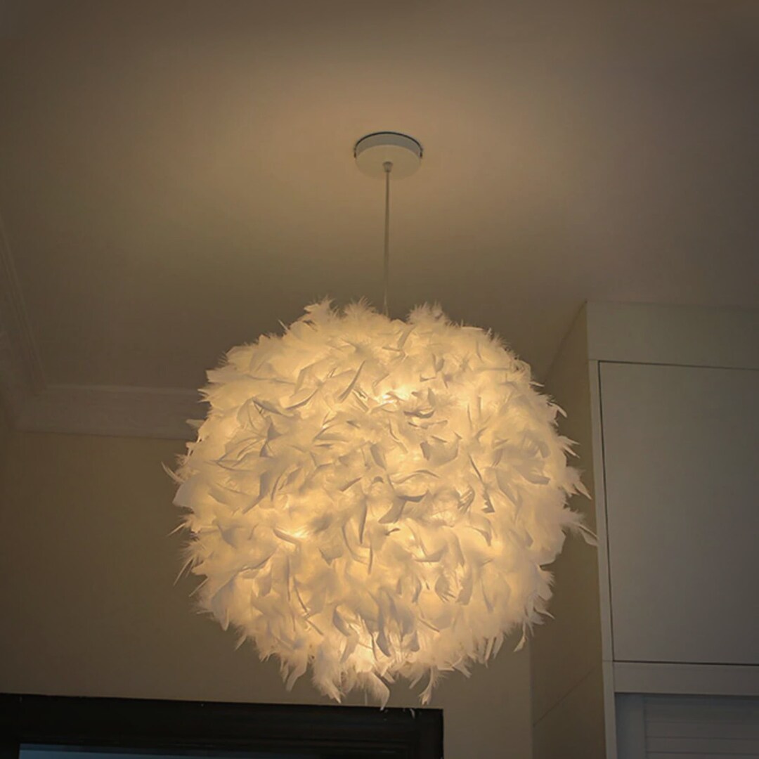 White Feather Light Lampshade, Modern Chandelier, Elegant Feather Lamp ...