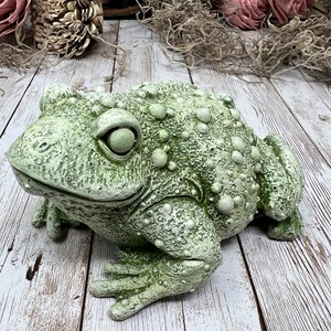Warty Frog, Toad, Little Frog Prince, Frog Statue, Concrete Frog ...