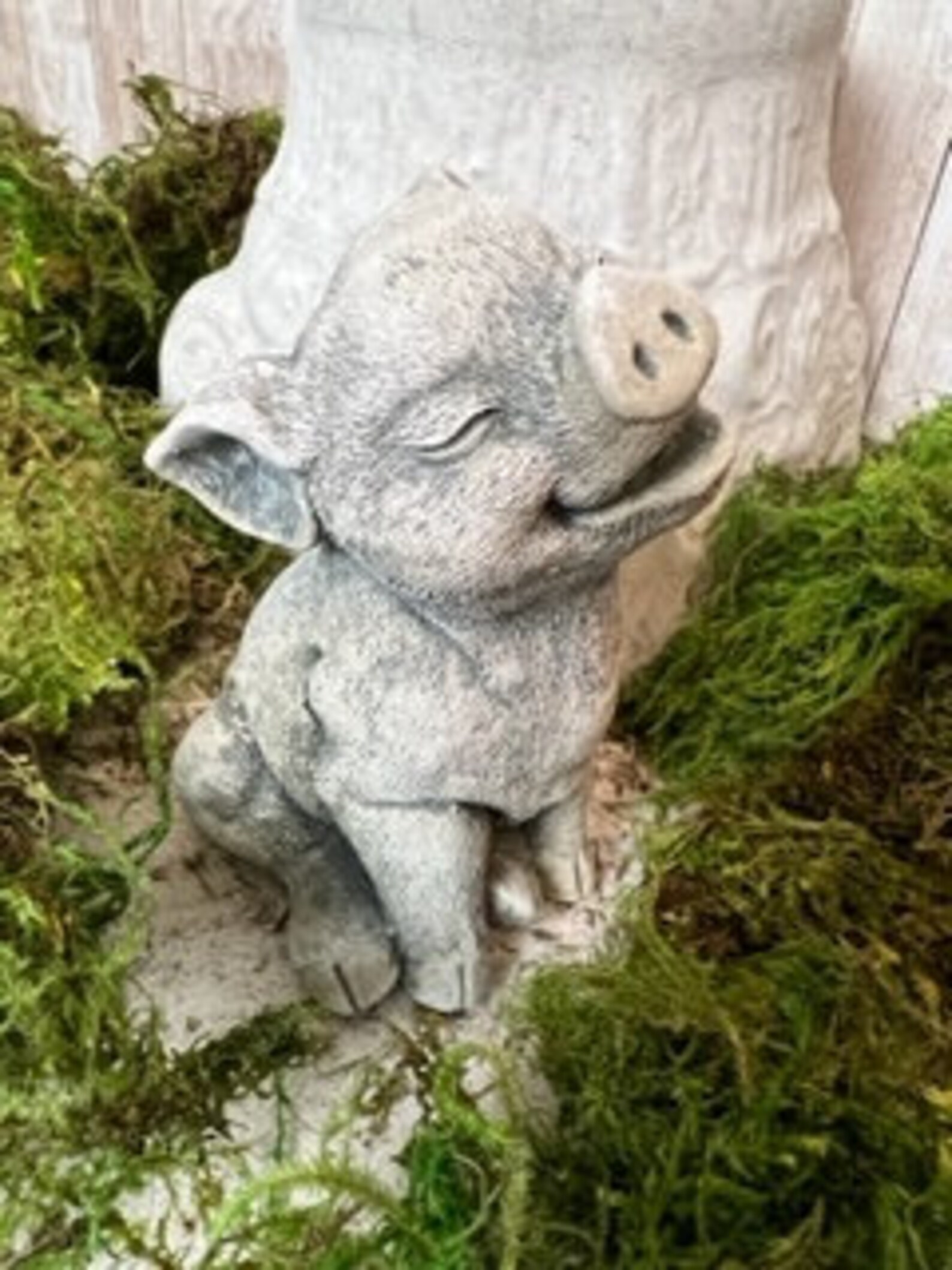 Pig Statue, Adorable, Smiling Cast Stone Pig, Concrete Pig 5 X 3.5 X 3 ...