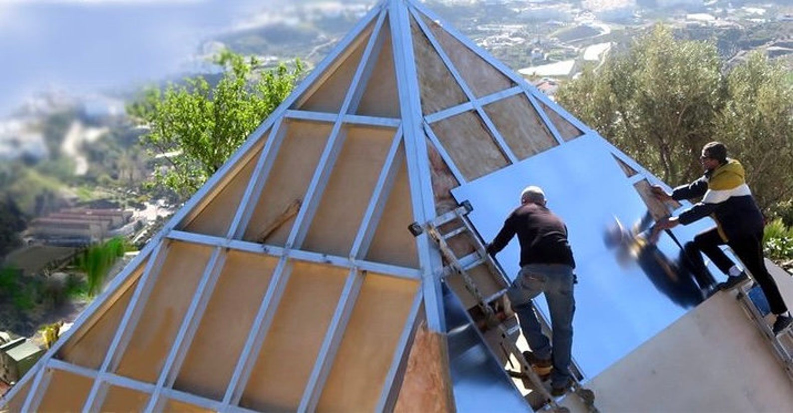 Glass Pyramid - Mirrored Glass Cabin of Giza, 20’x20’ Base - Etsy