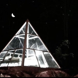 Glass Pyramid - Mirrored Glass Cabin of Giza, 20’x20’ Base - Etsy