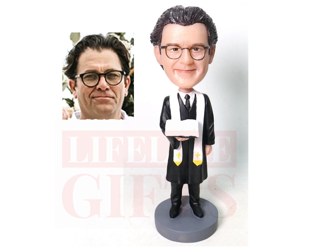 Custom Bobbleheads Wedding Officiant Gifts, Best Wedding Officiant ...