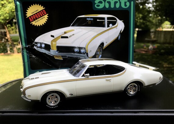 Built Model Car 1969 Hurst Olds 455 1/25 - Etsy
