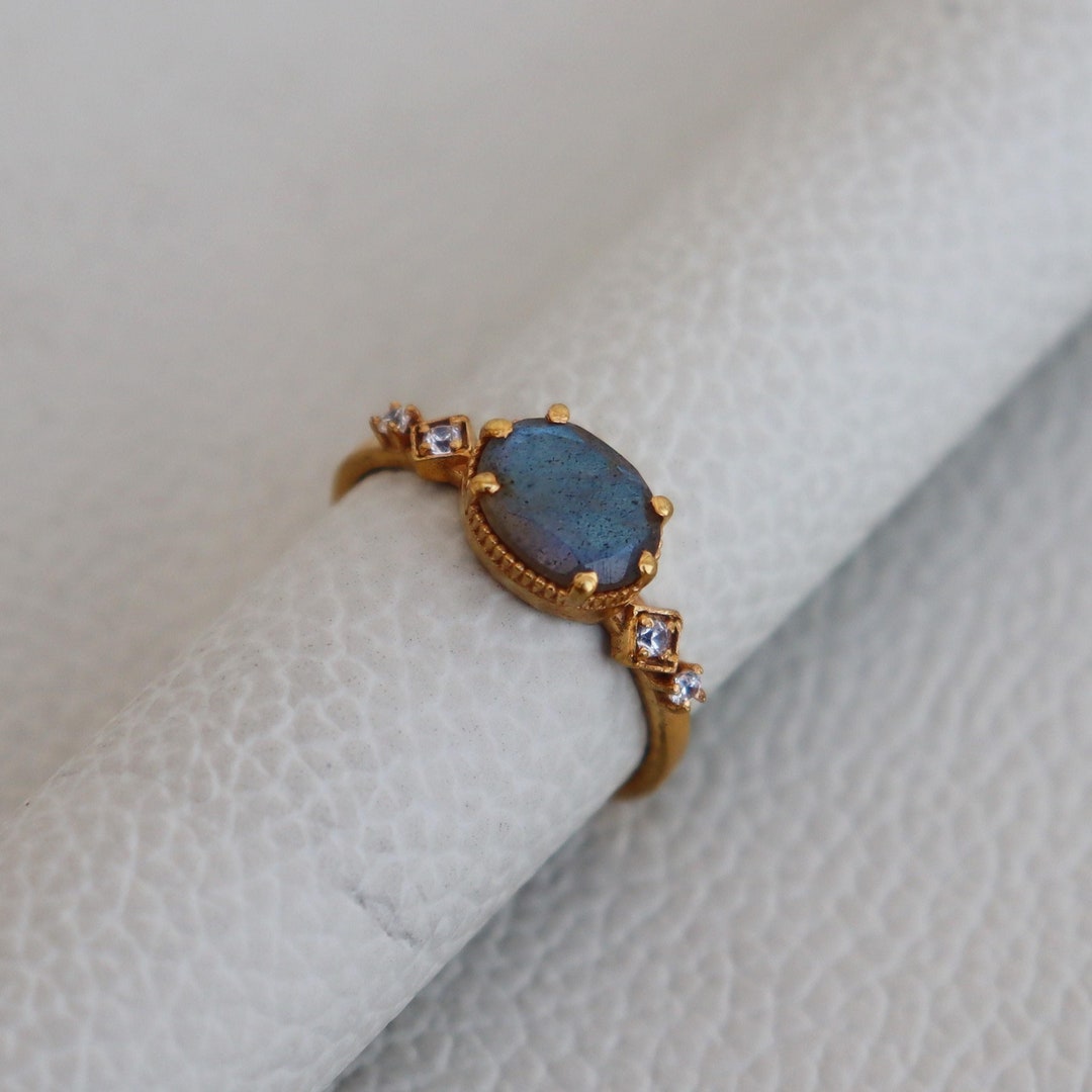 Labradorite Engagement Ring, Natural Oval Labradorite Ring, Unique Art ...