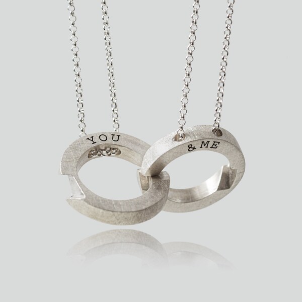 Interlocking Couples Circle Necklace - Etsy