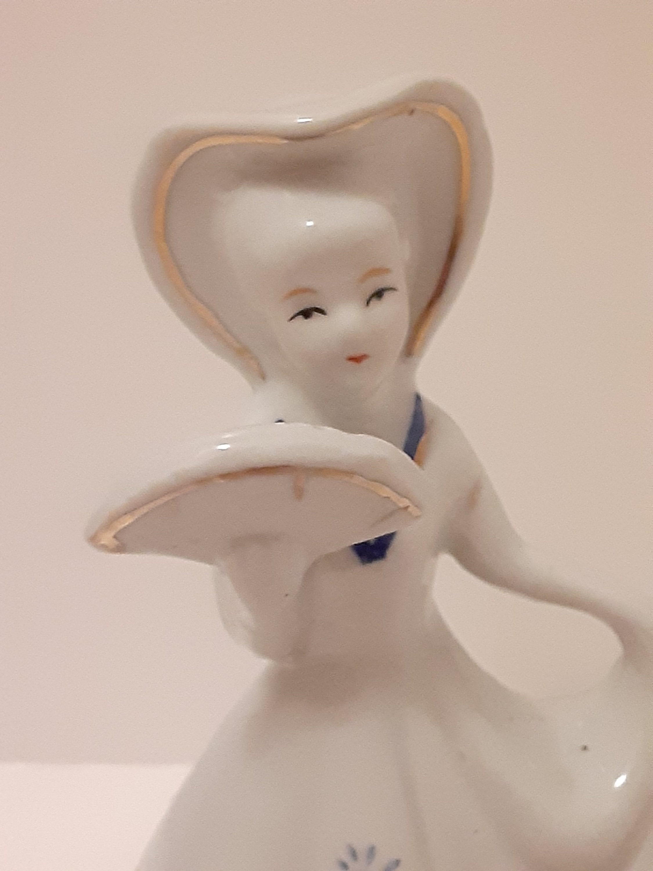 Vintage Porcelain Colonial Lady Blue Bell Holding a Fan, Vintage Dinner ...