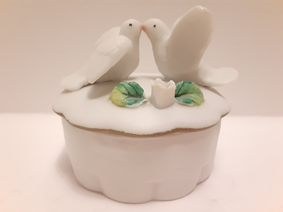 Vintage White Doves Porcelain Trinket Box, Pair of Doves Jewelry Box ...