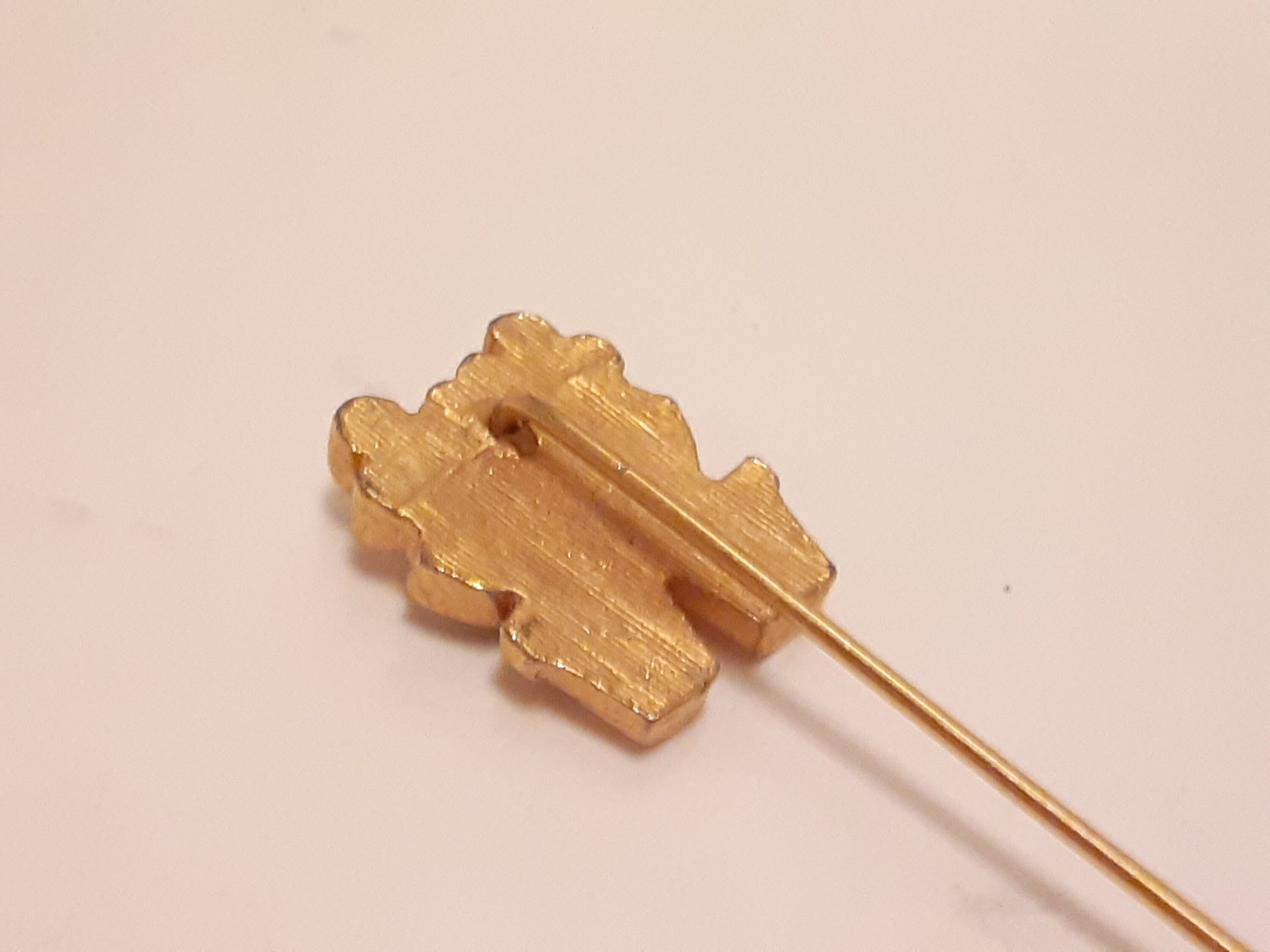 Vintage 1970s Enameled Daisy Stick Pin, Gold Toned Lapel Brooch - Etsy