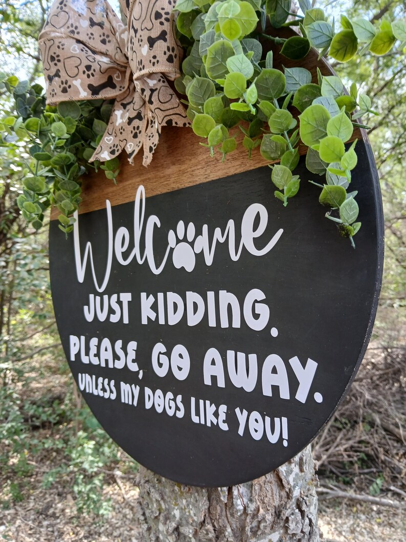 Funny Dog Door Sign: Sande Wood Front Door Welcome Decor - Etsy