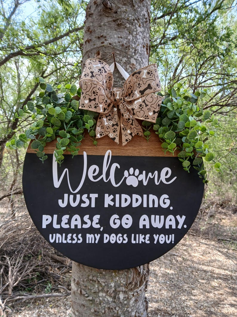 Funny Dog Door Sign: Sande Wood Front Door Welcome Decor - Etsy