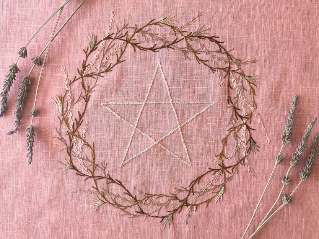 Pink Pagan Altar Cloth. Embroidered Linen Tarot Cloth. Pentagram Wreath ...