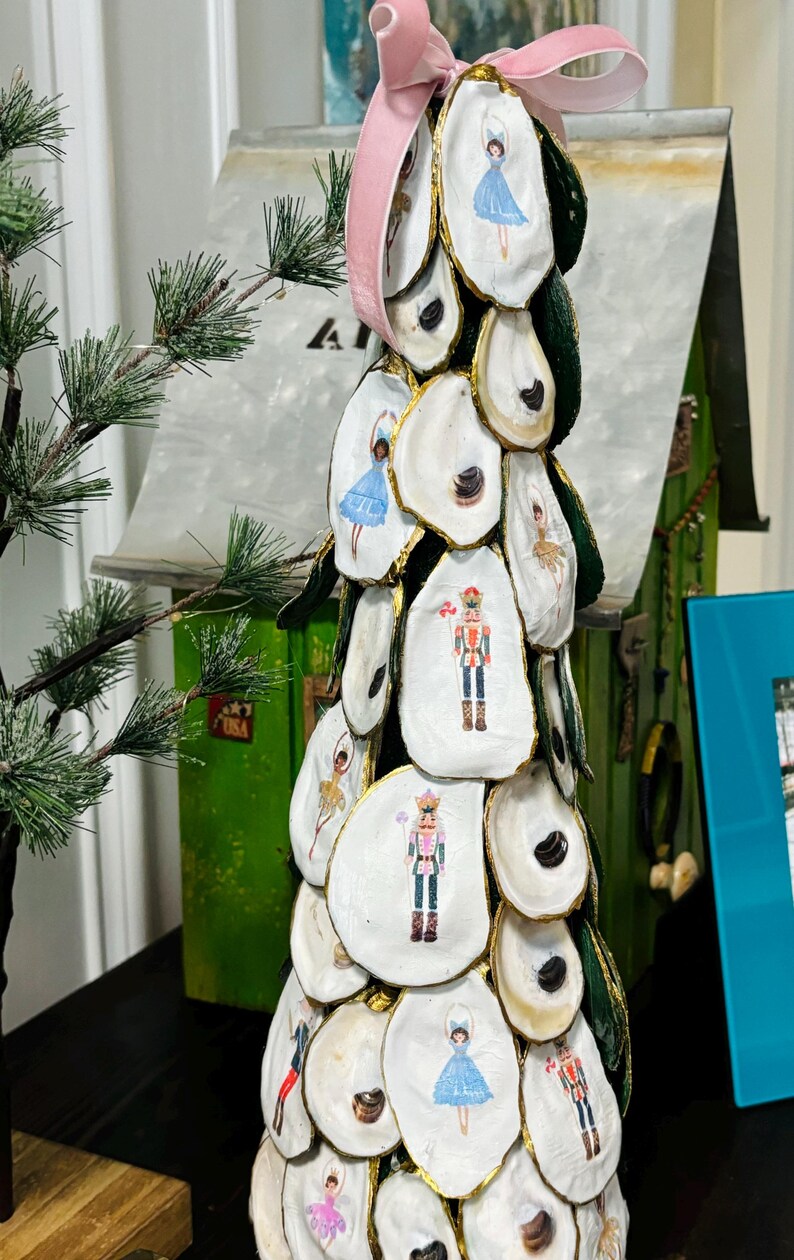 Christmas Nutcracker Oyster Tree - Etsy
