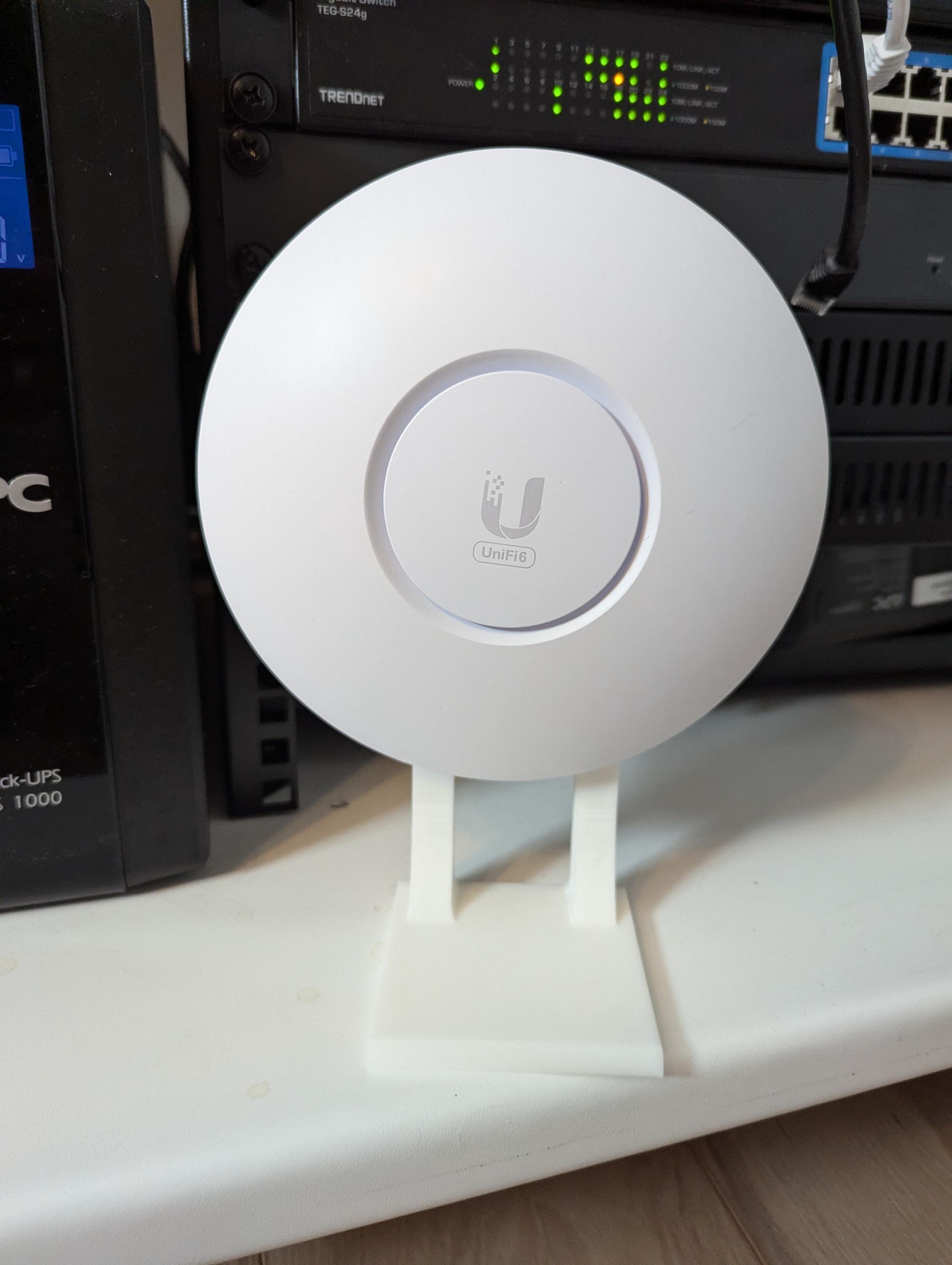 Stand for Ubiquiti Unifi Access Points - Universal UAP Wifi Desk Mount ...