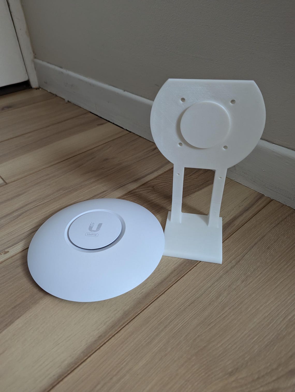 Stand for Ubiquiti Unifi Access Points - Universal UAP Wifi Desk Mount ...