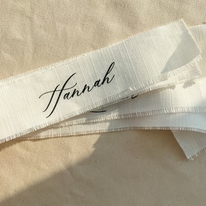 Linen Scroll Place Cards, Calligraphy Placecards With Guest Names ...