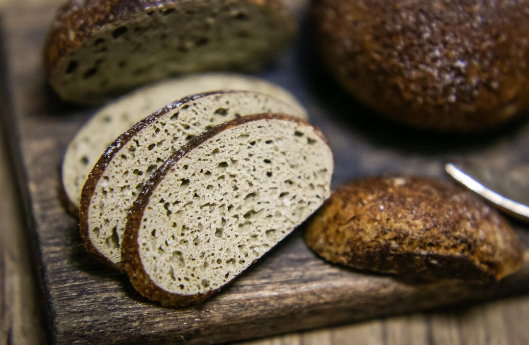 1/6 Miniature Grey Round Sliced Bread, 1/6 Scale Porous Bread, French ...