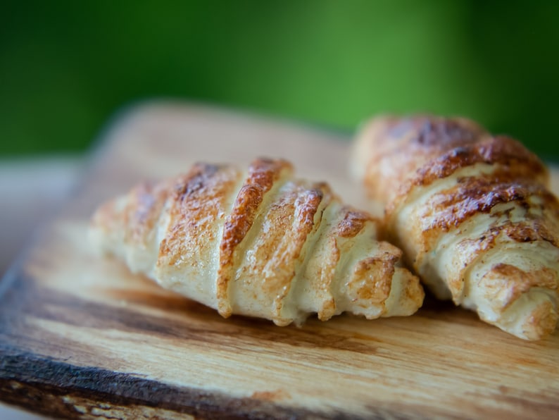 Miniature Croissant, Realistic Dollhouse French Pastry (1/6 Scale) - Etsy