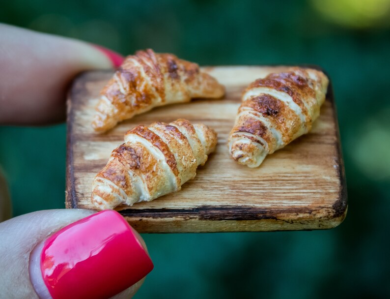 Miniature Croissant, Realistic Dollhouse French Pastry (1/6 Scale) - Etsy