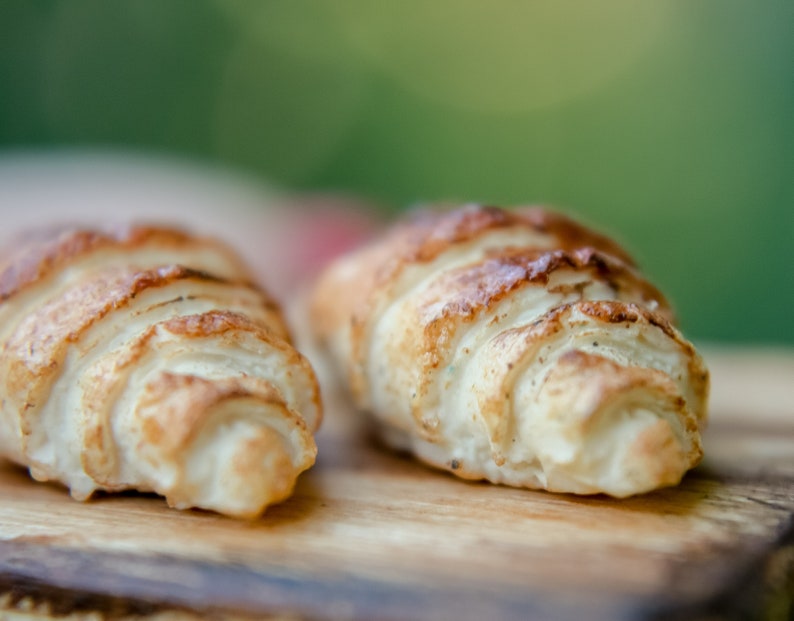 Miniature Croissant, Realistic Dollhouse French Pastry (1/6 Scale) - Etsy
