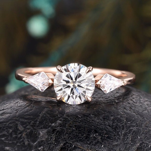 Round Stone Ring - Etsy