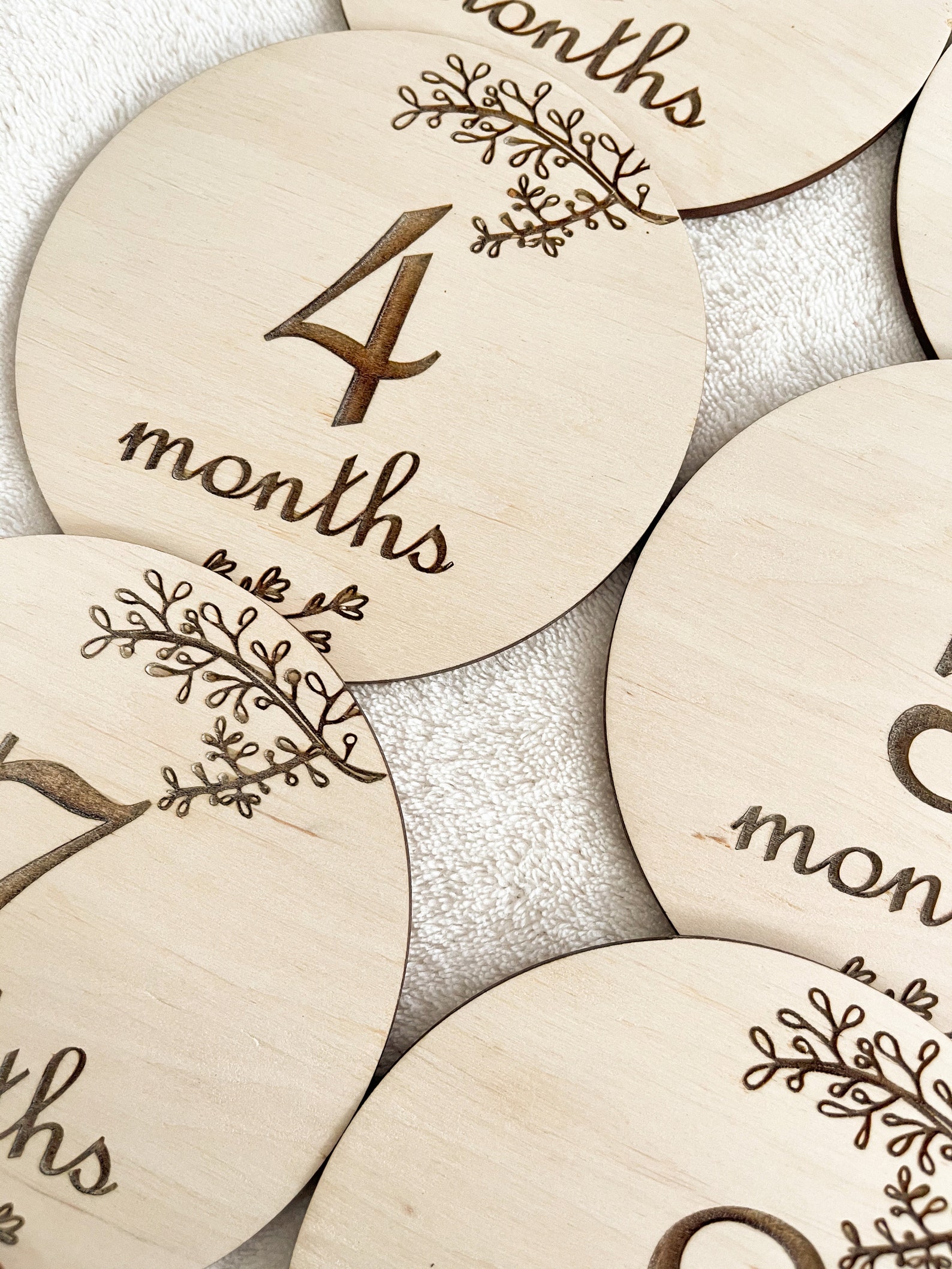 Monthly Milestone Discs: Circular Baby Milestones - Month-by-month ...