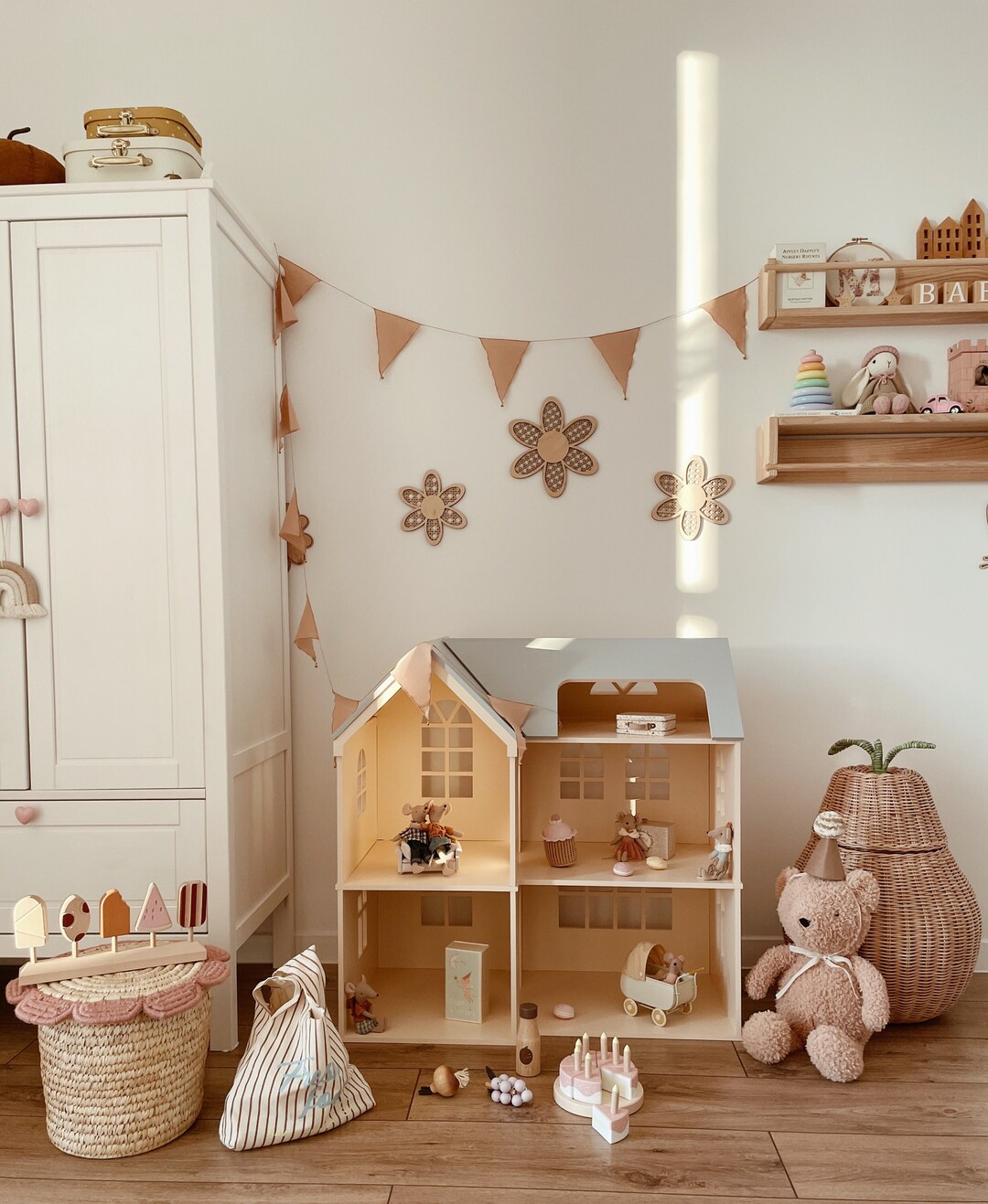 Wooden Rattan Flowers - Daisy Rattan Wall Decor - Girls Bedroom ...