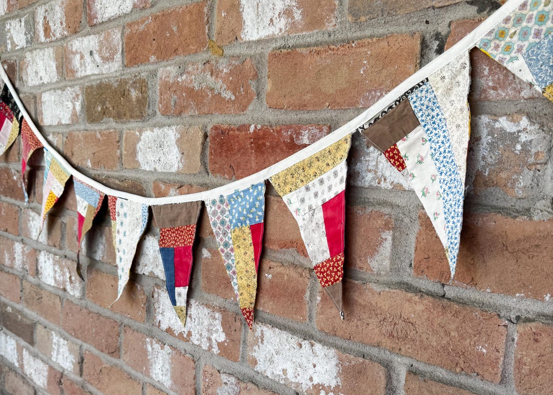 Vintage Quilt Bunting: Log Cabin Flag Banner, Cabincore Decor - Etsy