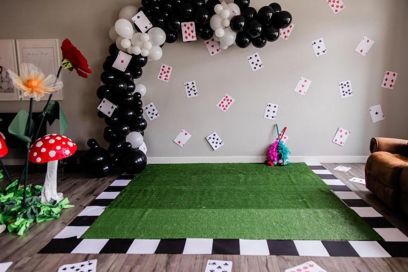 Giant Printable Playing Cards – 40 Large Cards | Alice in Wonderland ...