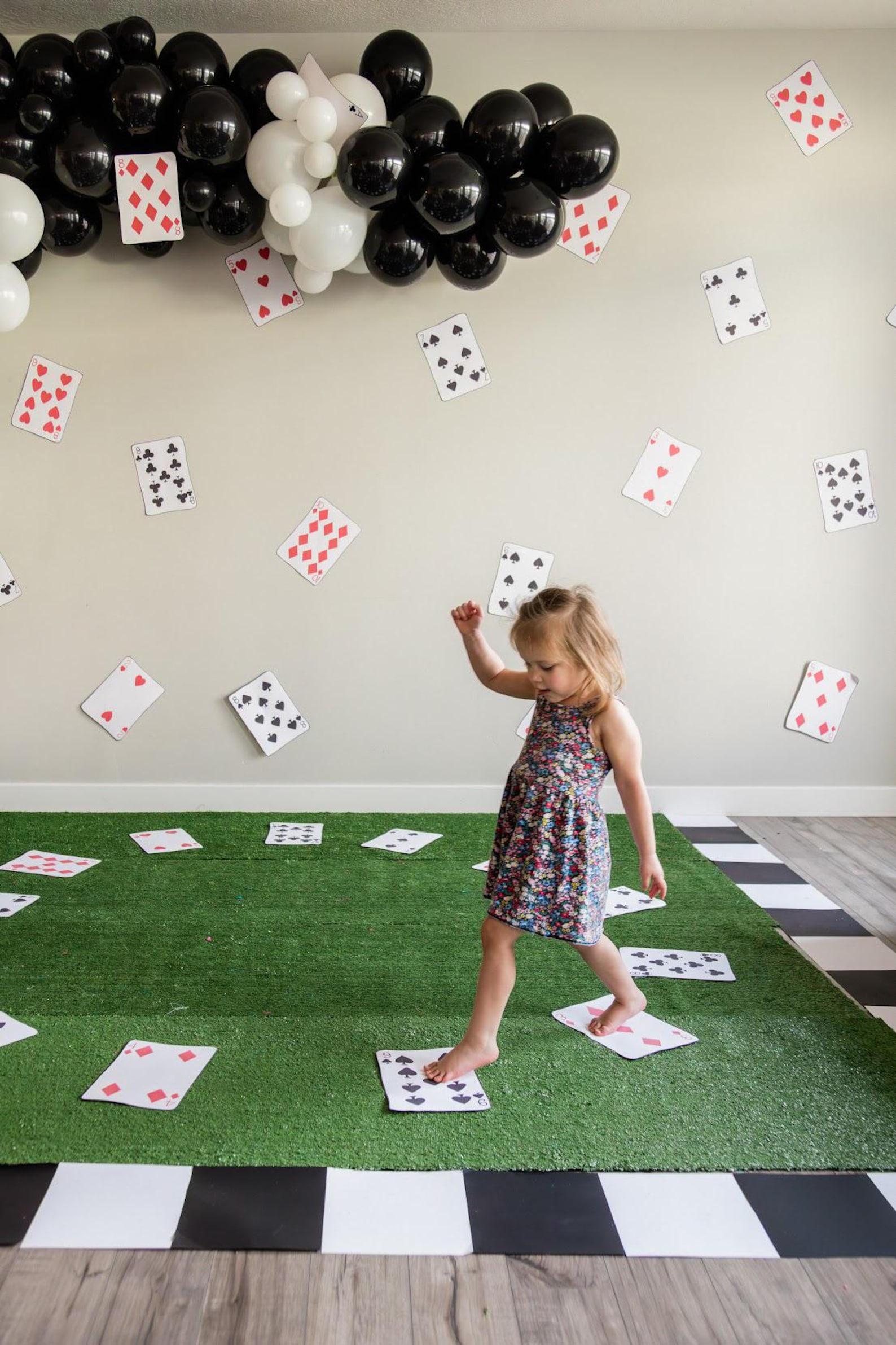 Giant Printable Playing Cards – 40 Large Cards | Alice in Wonderland ...