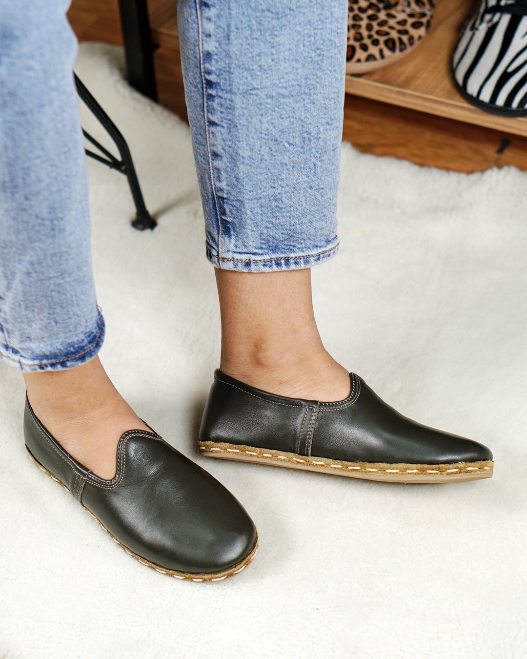 Women Slip on OLIVE Green Smooth Leather Handmade Yemeni Slippers ...