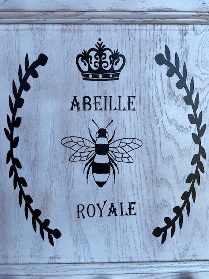 Farmhouse Rustic Queen Bee Sign - Etsy