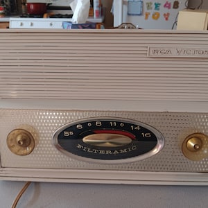 Vintage 1950s or 60s RCA Victor Filterramic Radio - Etsy