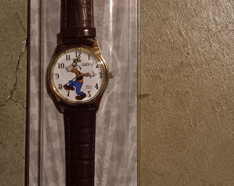 Vintage Disney Backwards Hand Goofy Baseball Watch / Gold Bezel ...