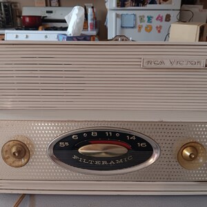 Vintage 1950s or 60s RCA Victor Filterramic Radio - Etsy